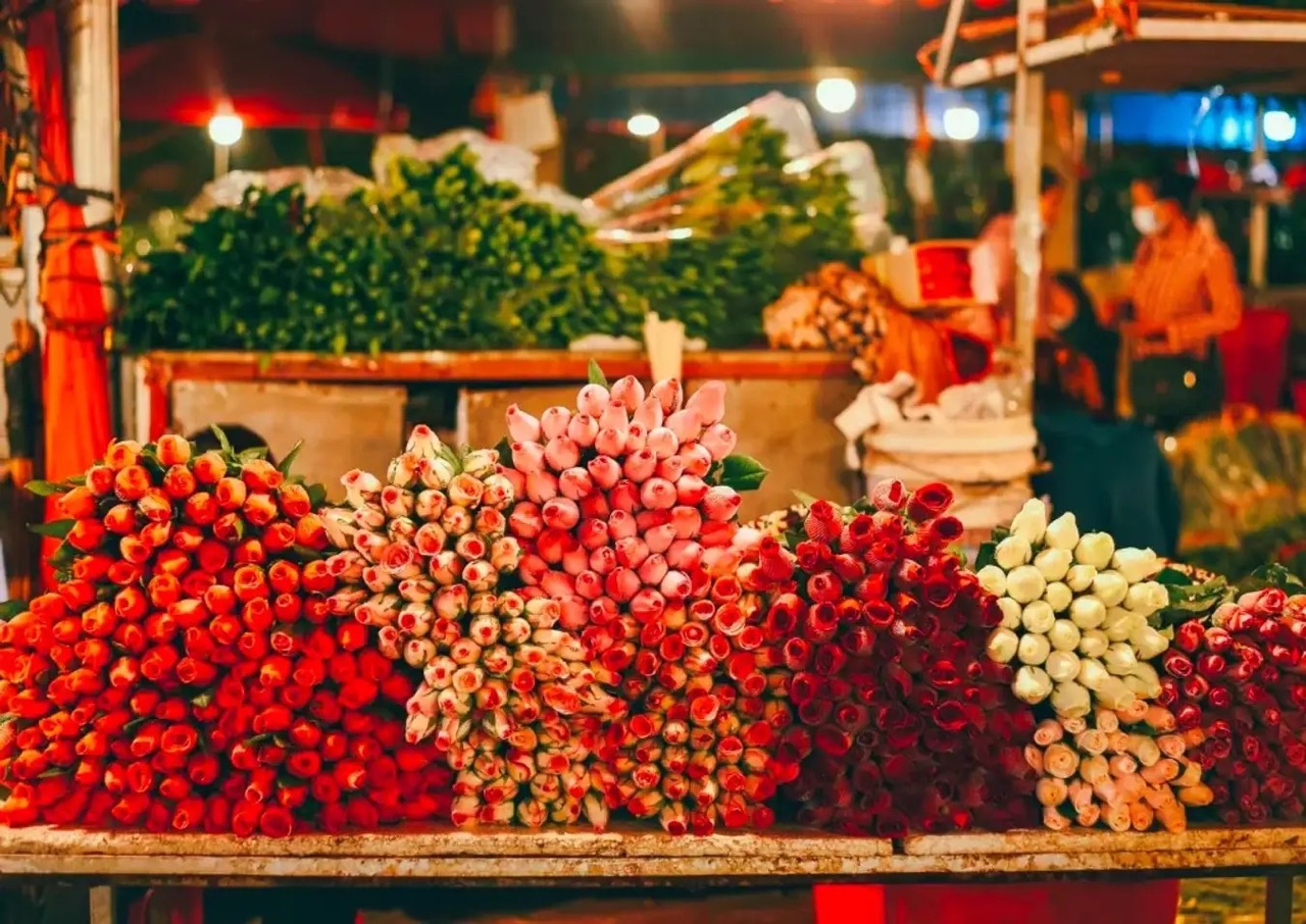 Markets In Hanoi: Explore The Colorful Tapestry – YESD Travel
