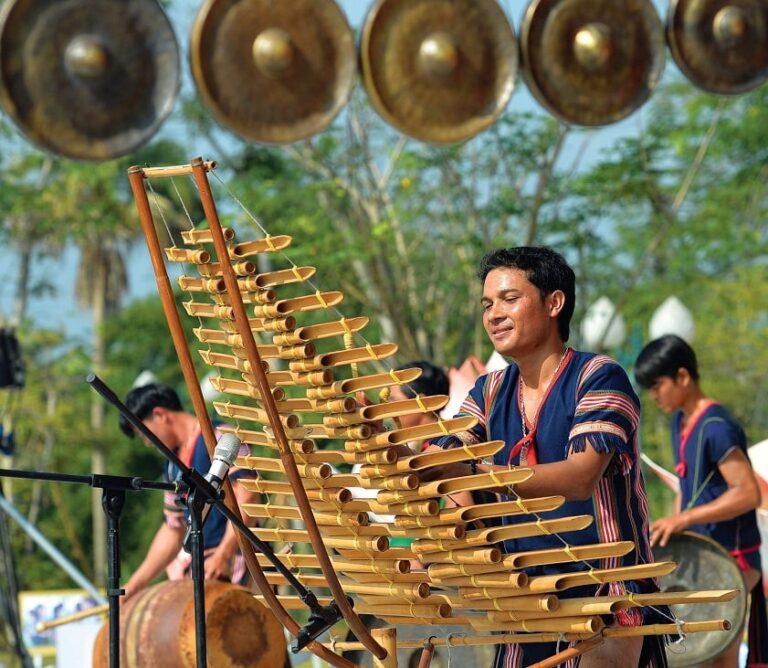 Explore Vietnamese Musical Instruments: 3 Main Types With Definition ...