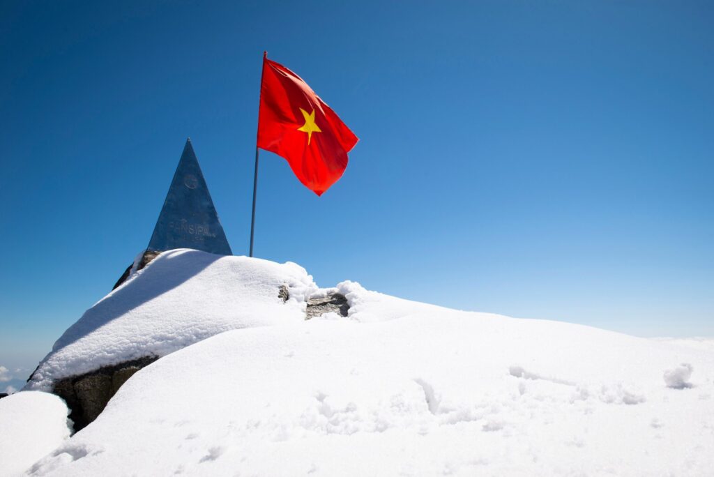 Fansipan Snow: When The “Roof Of Indochina” Turns White – YESD ...